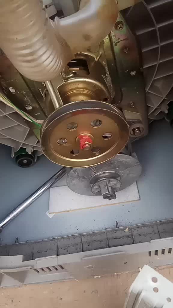 全自动洗衣机更换离合器方法