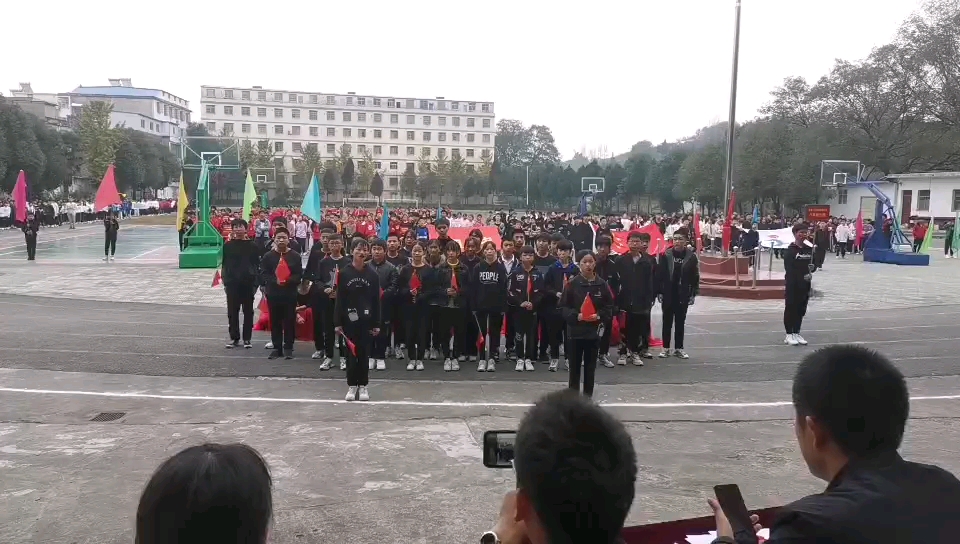 运动会开幕式,朗诵(我骄傲我是中国人)+舞蹈(灯火里的中国)