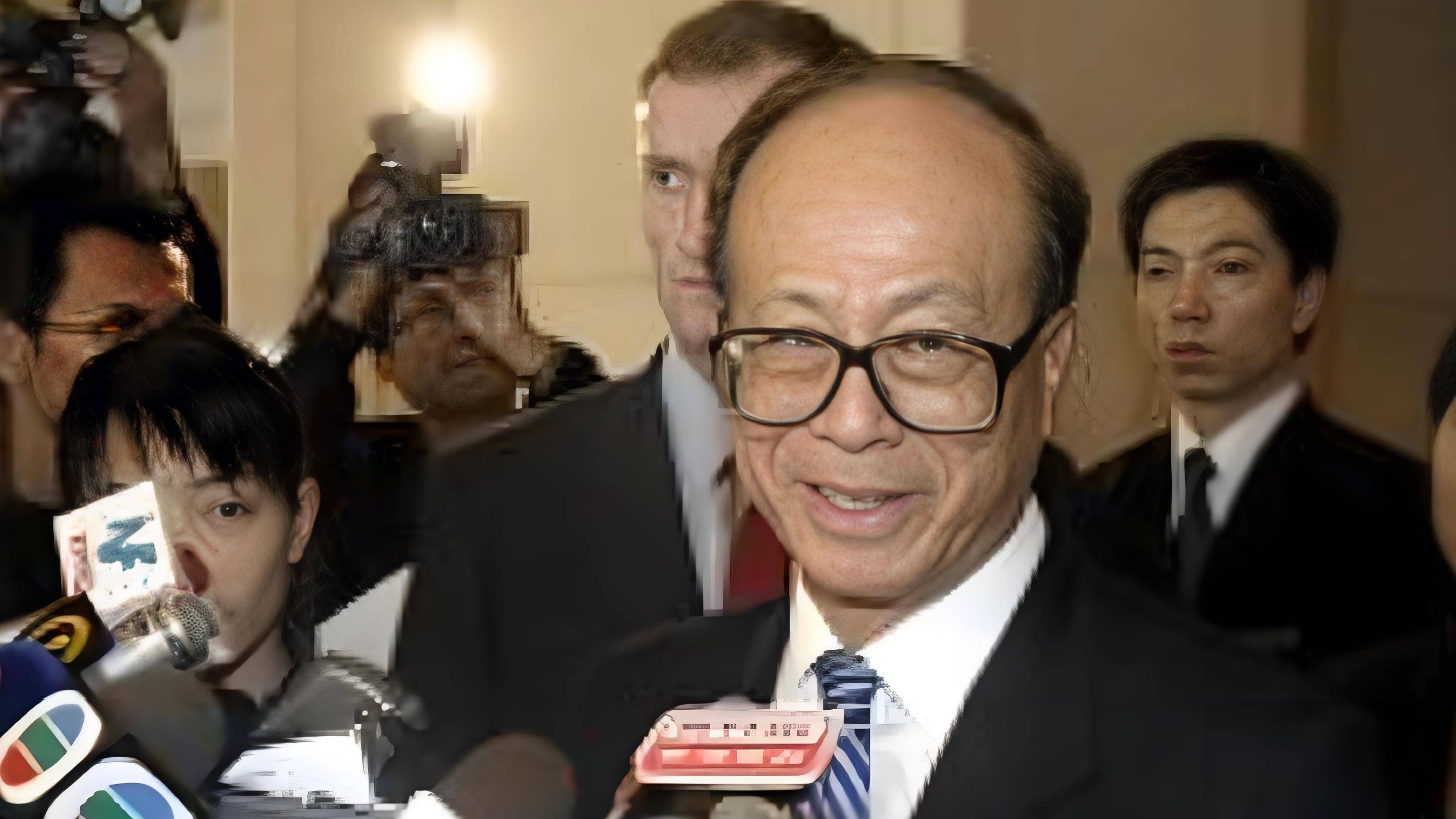 李嘉诚卖港口,绝不是纯粹的商业利益那么简单