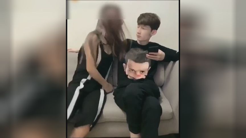 搞笑视频 女朋友告诉男朋友自己怀孕了,看男朋友的反应,笑尿了