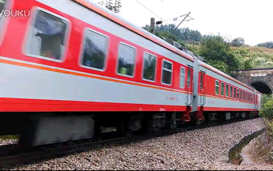 成昆铁路 SS7C K145次列车 成都-昆明 (HDR模式拍摄)