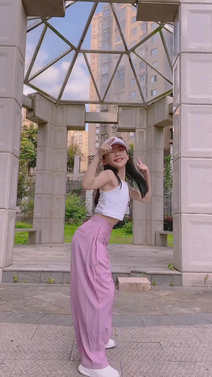 #小城夏天 你们要的甜甜舞蹈～#夏日炎炎有我很甜 #这个夏天 #夏日...