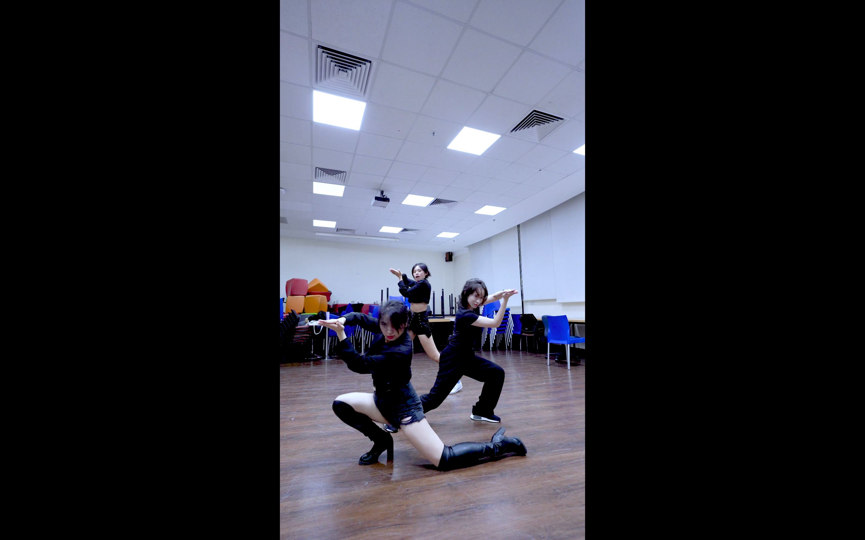 劲舞团ITZY 一击最新回归曲《mafia in the morning》预告超前翻跳