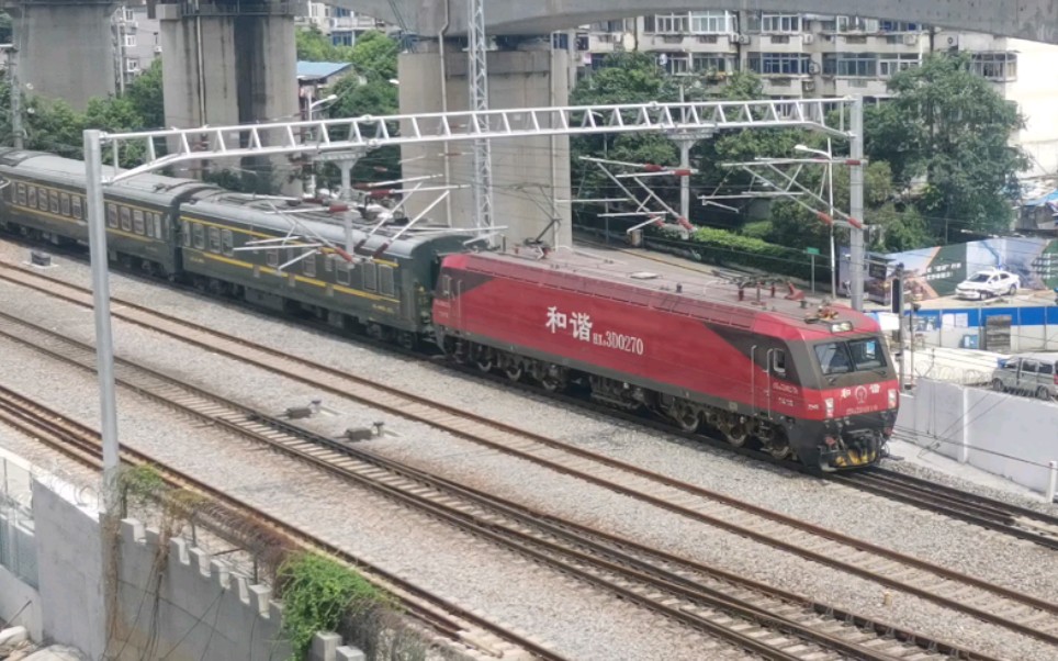 【中国铁路】京沪线上老牌特快列车 兰州开往上海的T115次列车进...