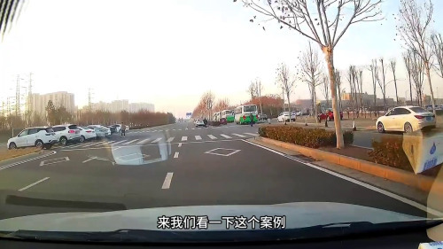 转弯就应该让直行,所以这种情况算对方全责没问题吧