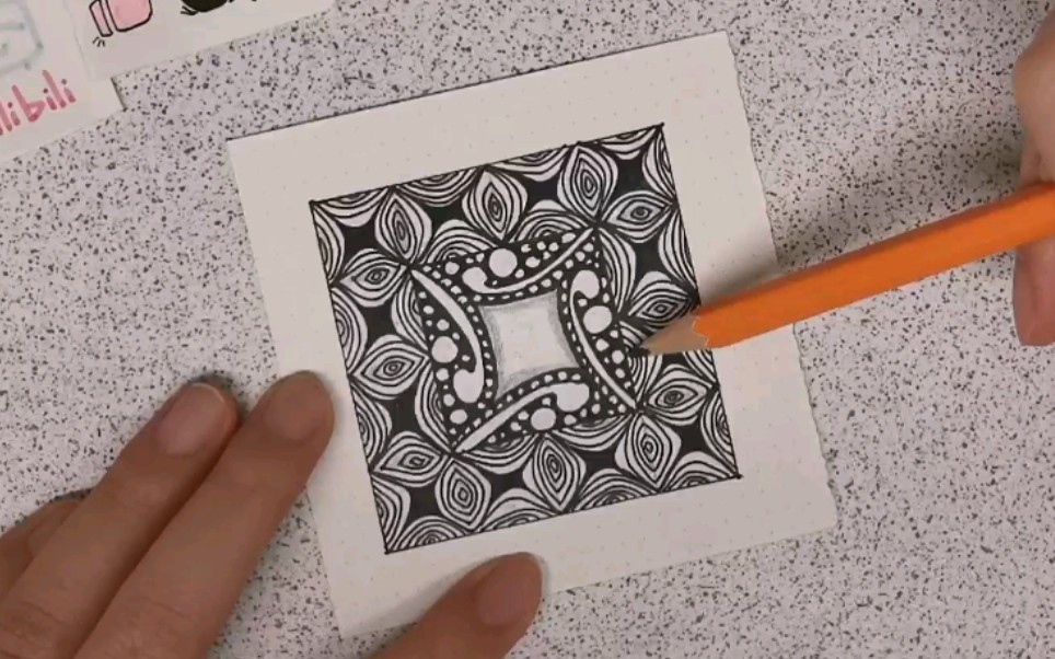 【佛系手绘日常】针管笔 禅绕画 黑白线条 昨天又考完一科～开心(>ω