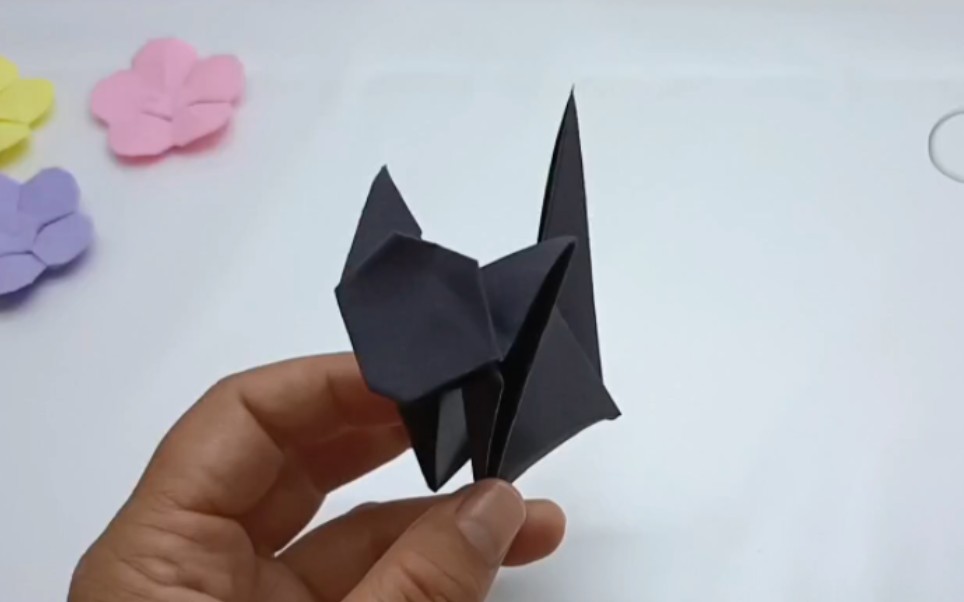 可爱的小猫另一种折法教程来了,只要一张纸,折法也不难