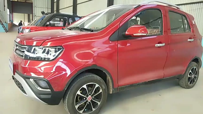 油电两用电动汽车,老年代步车,电动四轮车。