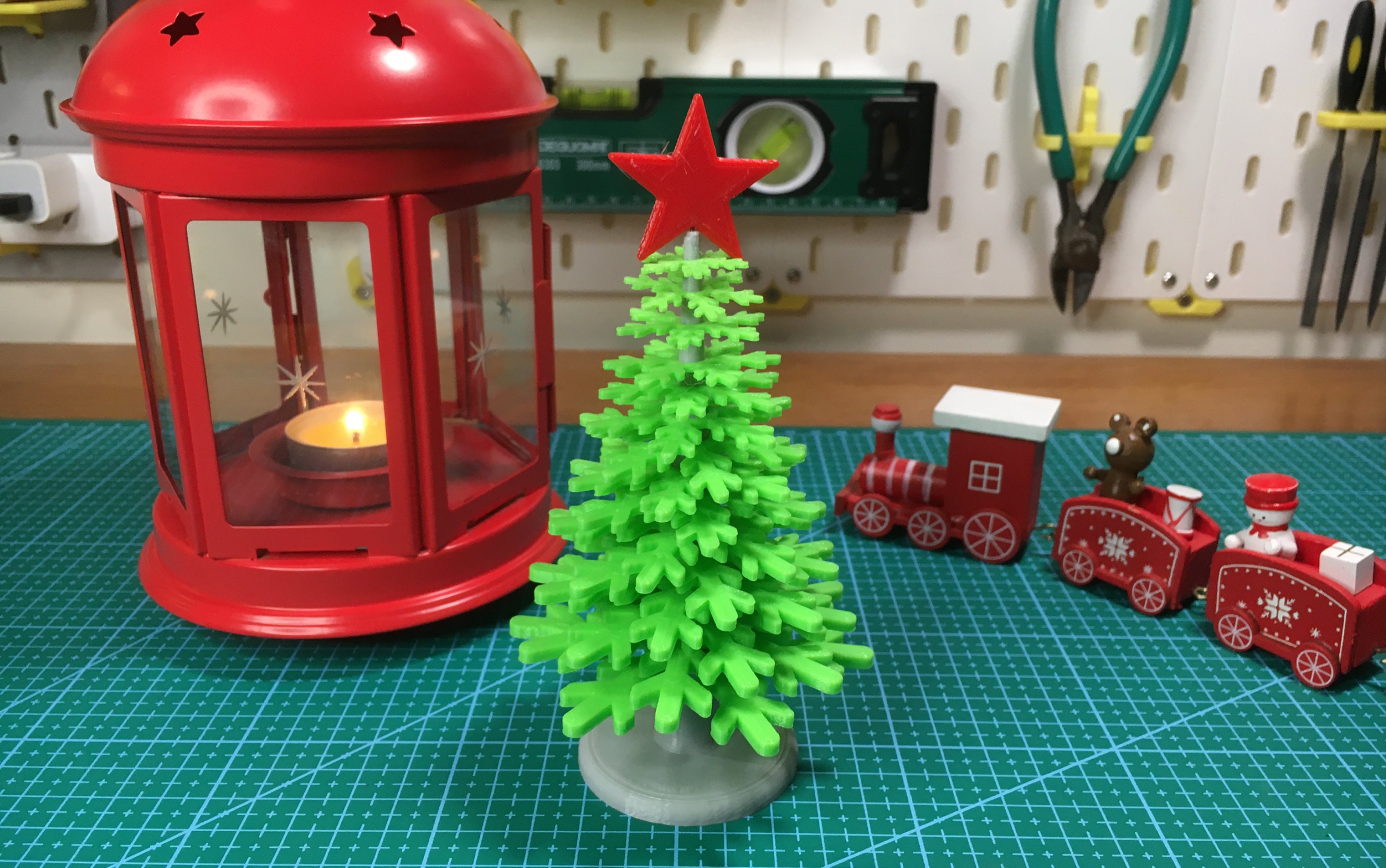 3D打印一棵圣诞树送给大家,祝大家圣诞快乐!