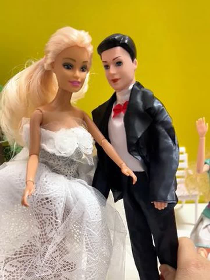 .#芭比娃娃 #卡通动漫 #公主系列玩具 #内容启发搜索 #芭比公主动画片