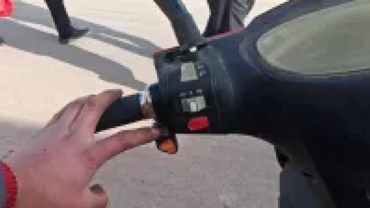 电动车骑行半路没电怎么办?打开这个小开关,电动车即使没电还能在跑...