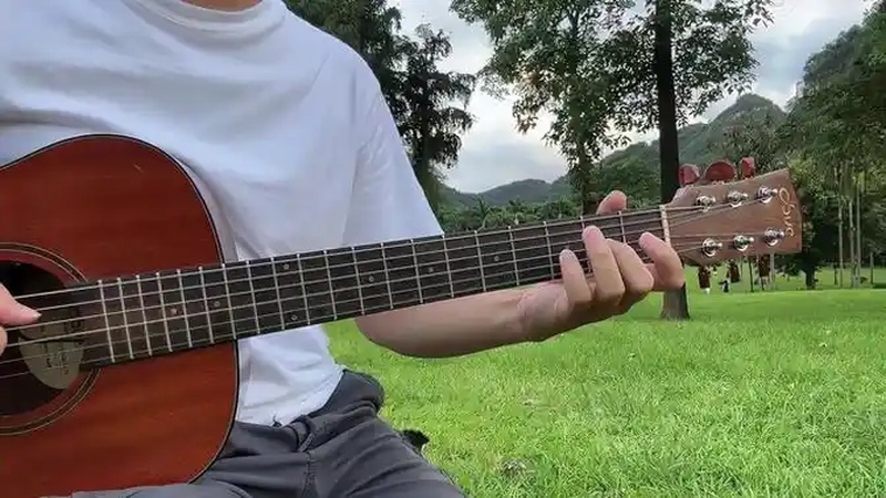 周杰伦《晴天》吉他指弹简单好听,学起来吧!周杰伦晴天吉他吉他教学