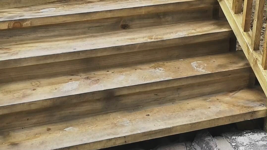 木结构房子施工现场