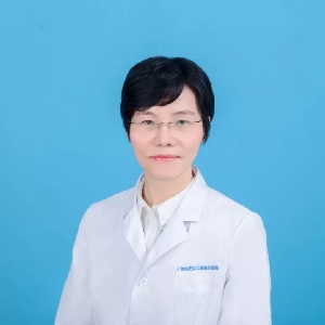 尹敏娜医生 