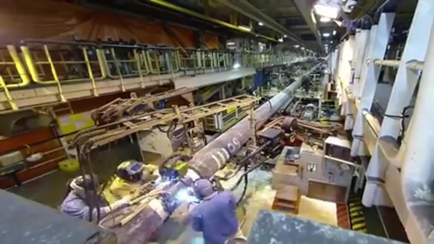 解密!海洋工程船是如何铺设海底管道的——一艘船就是一个大工厂