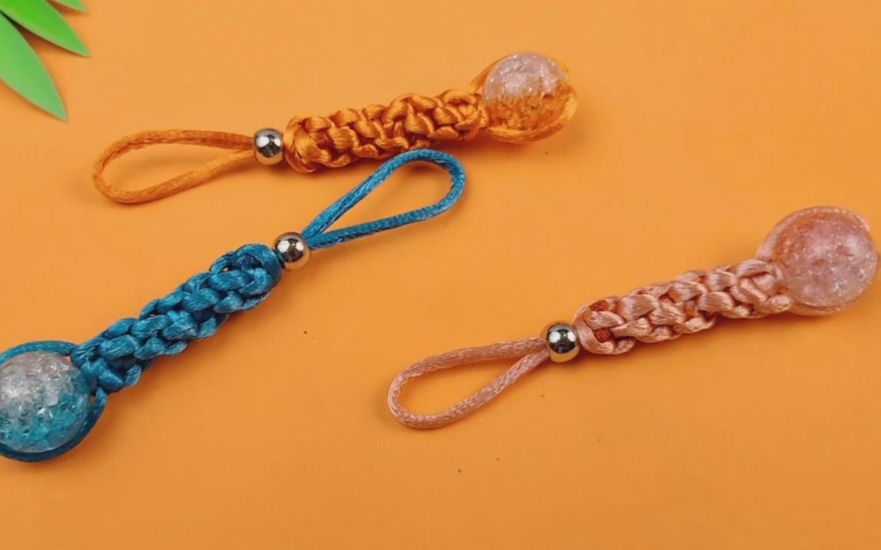 手工绳编教程,圆珠钥匙链的制作方法!