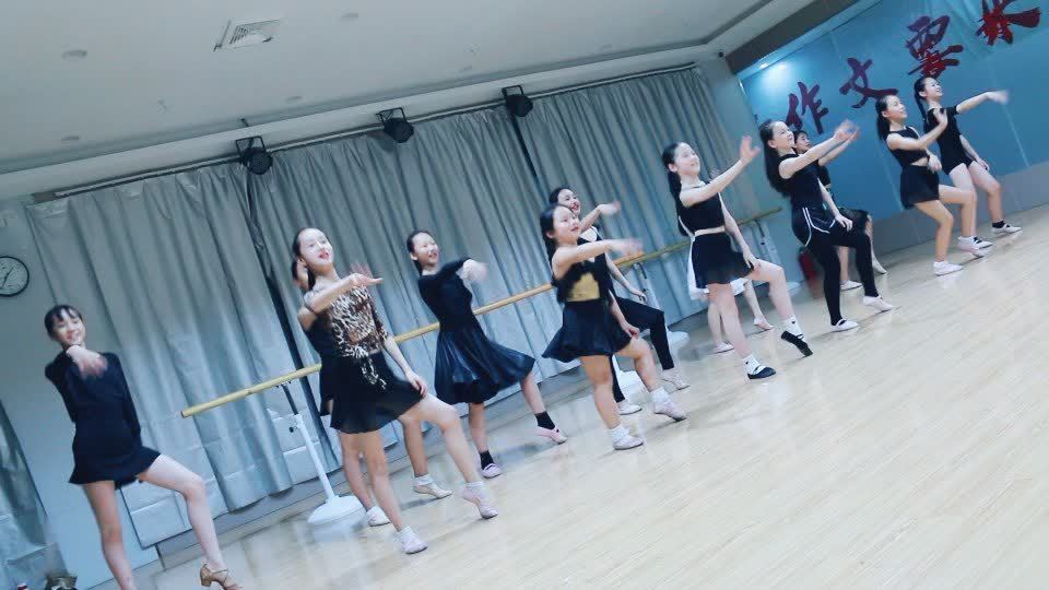 #舞蹈##海草舞#史上最高颜值海草舞