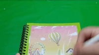 一个神奇的画册,一支笔就能让空白的画面,变得五彩斑斓!