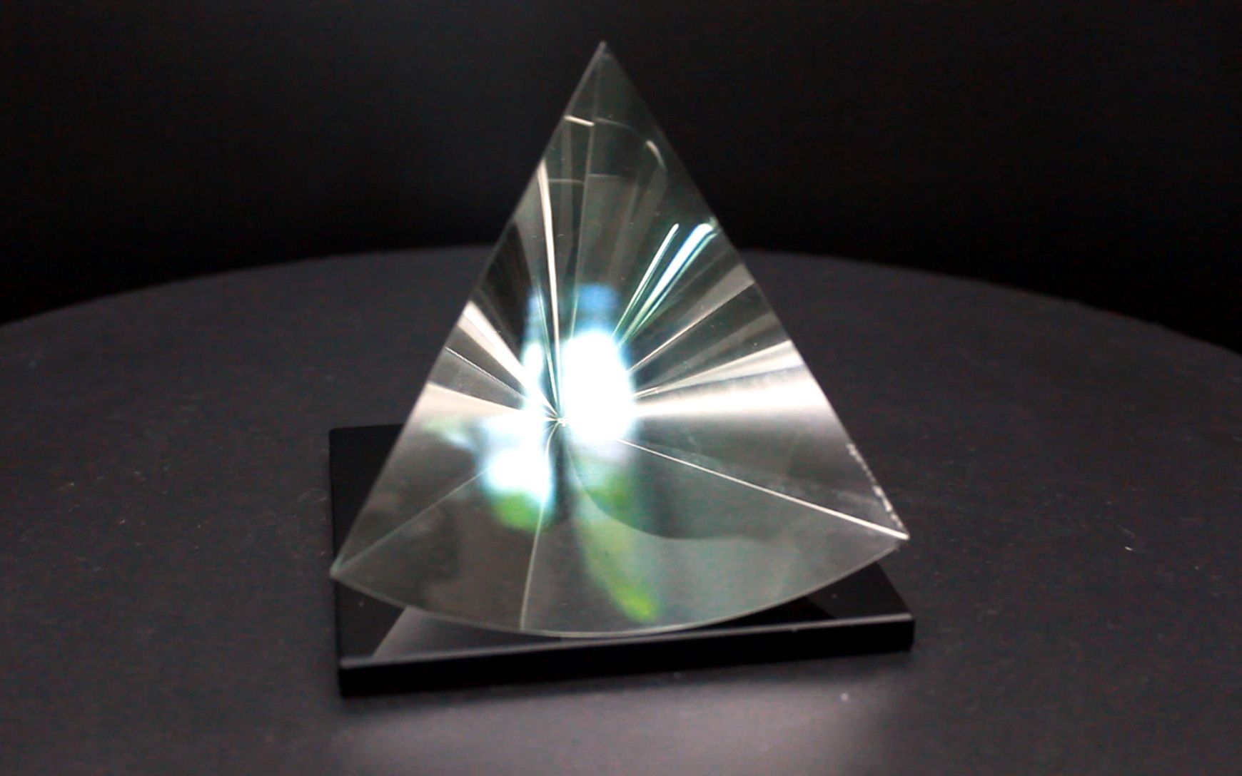 [1997 捷克波西米亚 棱镜水晶雕塑] 艺术视频由叶智荣教授拍摄及制作