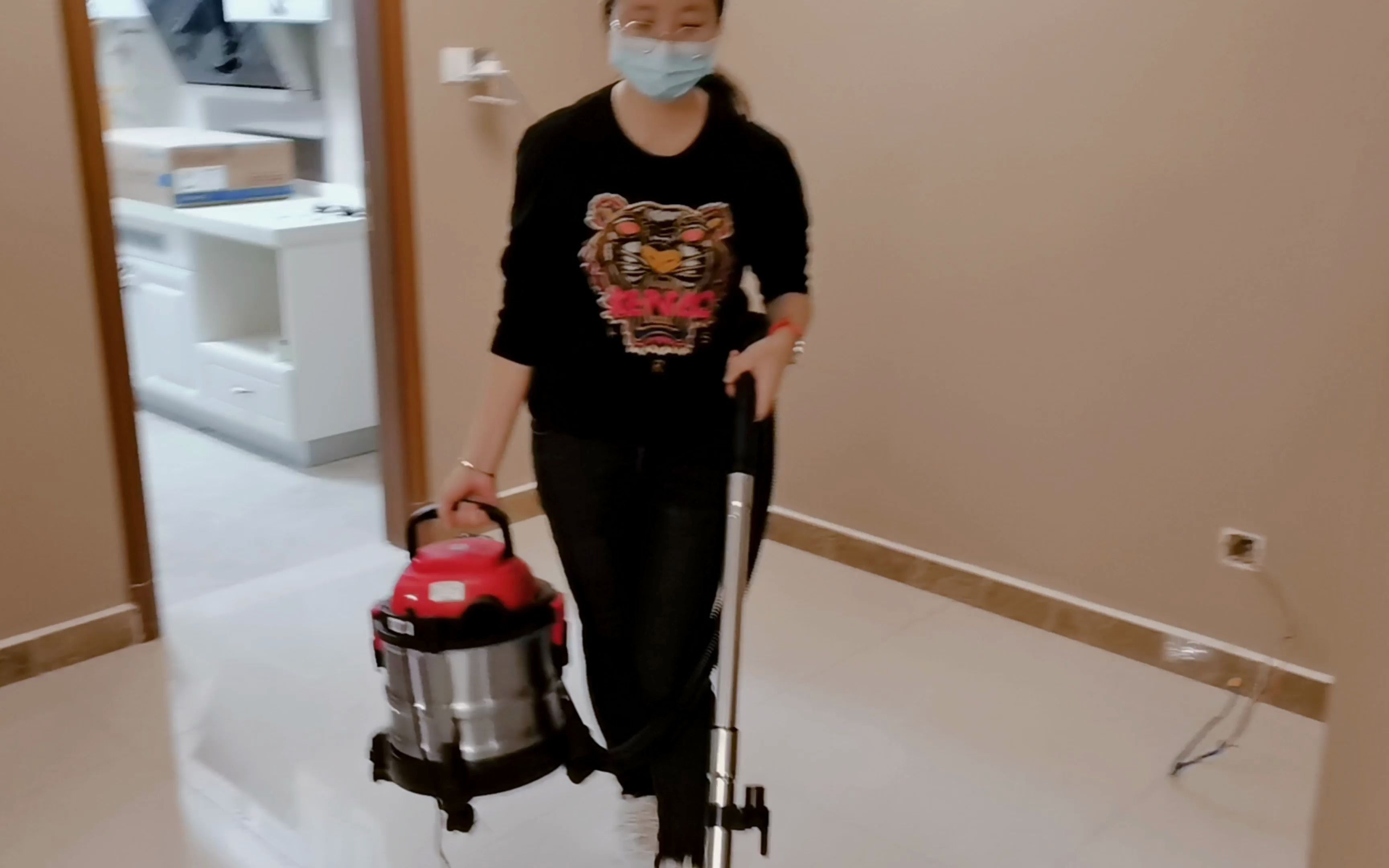 美的吸尘器T3评测,这是款与掉饼干面熊孩子的斗争神器