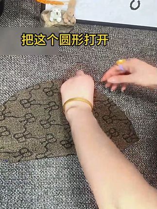 衣服破洞,这样修补很漂亮,像一朵小花,简单好操作#爱手工爱生活 #针线小妙招 #小妙招大作用 #针线活 #缝缝补补