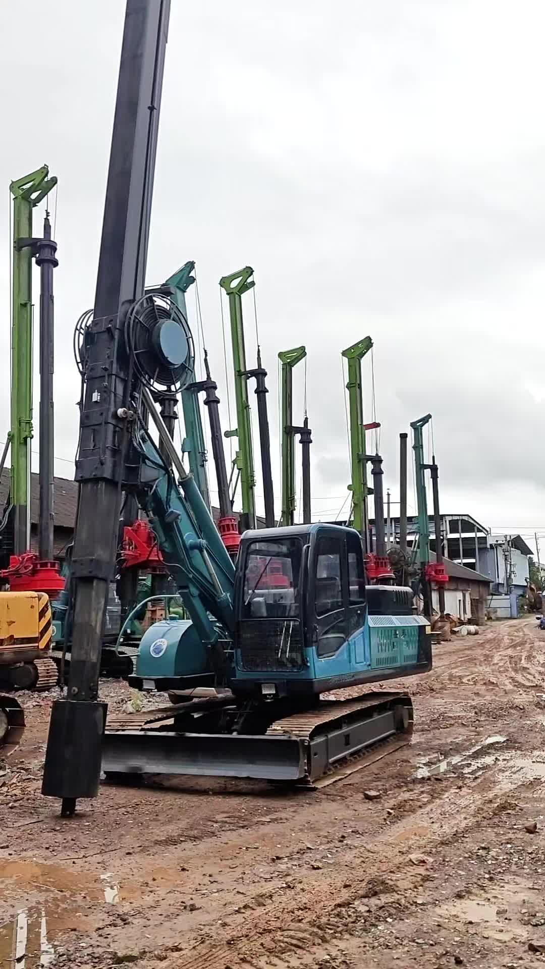 ...欢迎大家过来暴力试机,现场打岩石,岩石硬度等级40/60兆帕#强烈推...