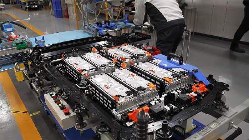 转子心脏驱动未来!增程式汽车制造全揭秘,强悍工艺颠覆你的想象