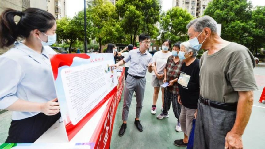 安徽合肥：律师进社区，开展普法宣传