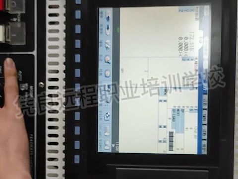 三菱M70M80数控系统报警“误差过大”-三菱伺服电机调零前现象与调...