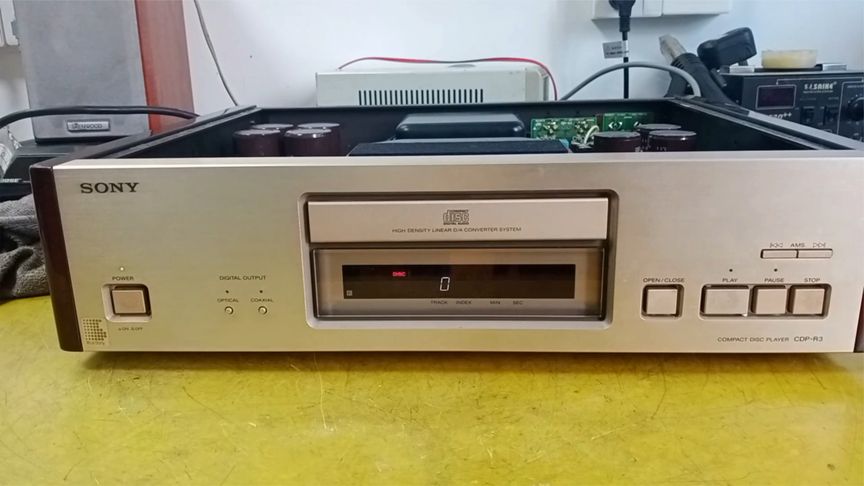 索尼CD机 CDP-R3,无法正常开仓,激光光头没有坏,但是很贵。