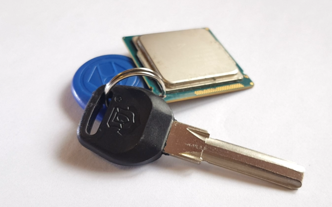 废弃的CPU有什么用?当然是做钥匙扣啦!(教你做一个实用又装B的CPU...