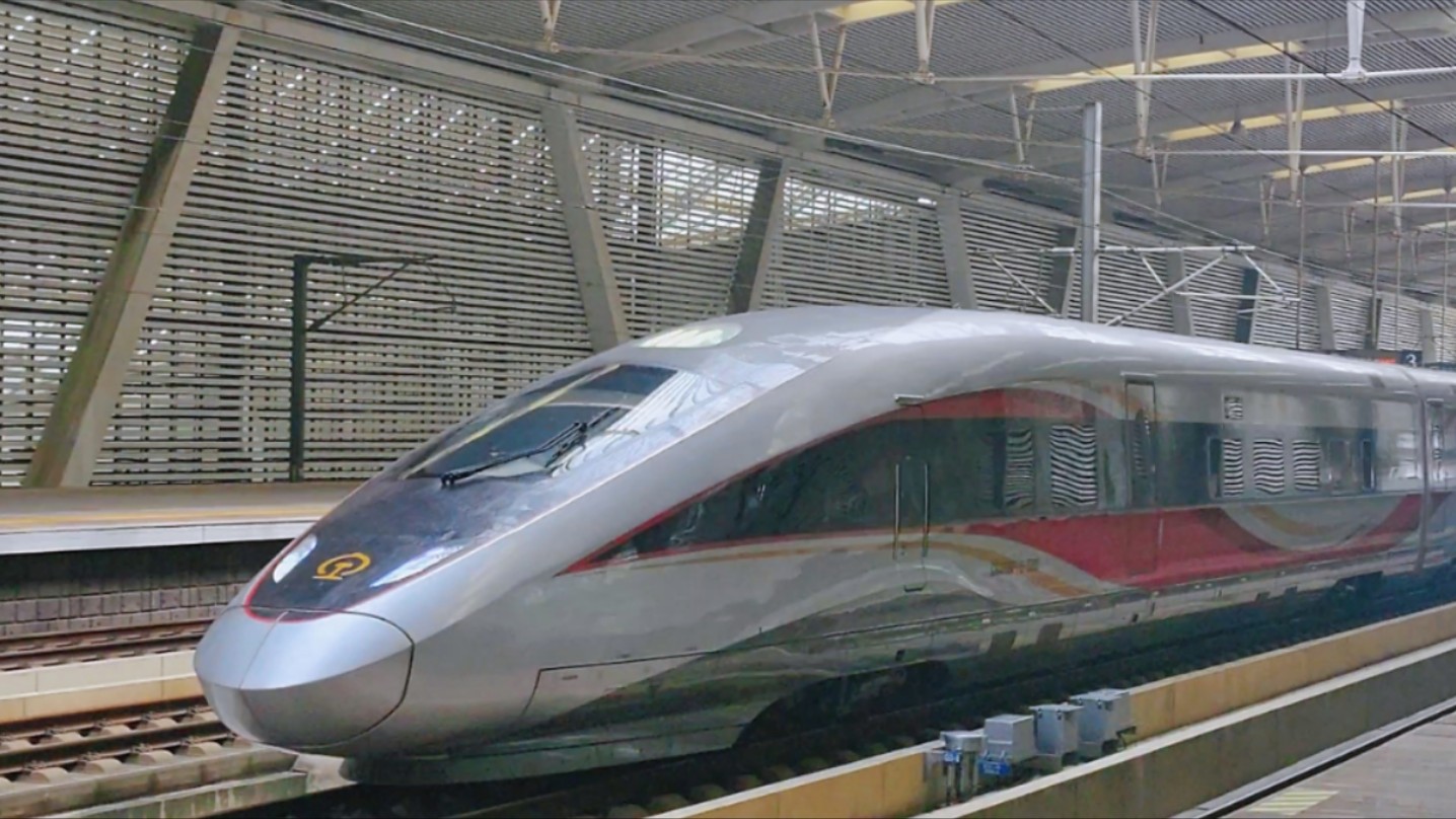 京沪高铁,复兴号智能动车CR400BFS-5302担当的G122次上海虹桥至...