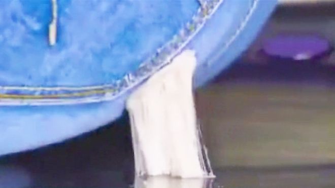 小常识——衣服不小心粘上泡泡糖,洗不掉还难看,怎么办?