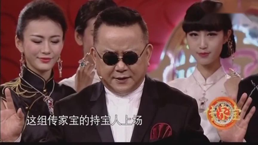 旗袍的珠宝设计师,六位模特身穿旗袍搭配珠宝,尽显古风典雅气质