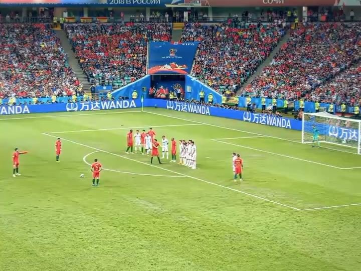 2018年世界杯C罗一脚任意球绝平西班牙“翩若惊鸿婉若游龙” #足球 ...