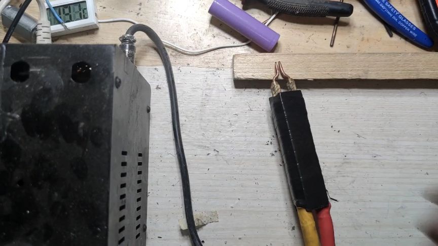 教大家不花钱制作点焊笔,解决双手握笔带来的烦恼,操作很简单。