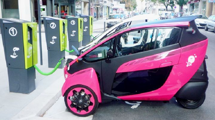 8000元国产“电三轮”封闭车厢,拥有倒车影像和空调,时速80公里