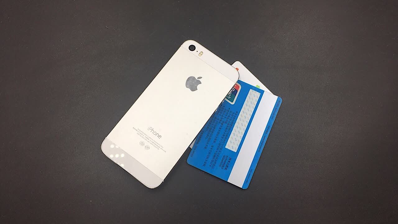 银行卡和手机放一起会被“消磁”?答案万万.