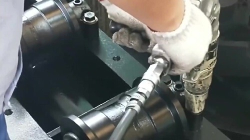 汽车修理工,为了安全,它带有一个特殊的功能!