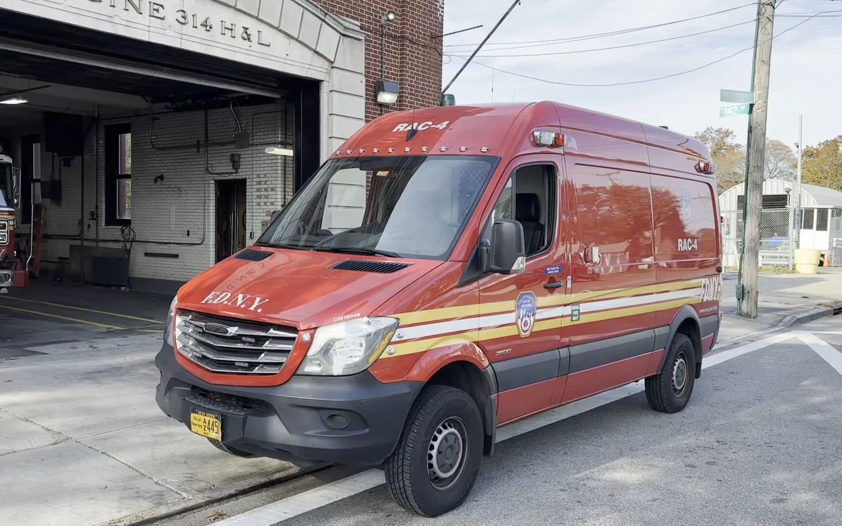 【消防装备介绍】纽约FDNY康复与护理 RAC-4 车辆介绍