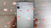 微信QQ可以设置“动态主题”,微信界面不断飘落花瓣,非常漂亮