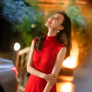 最会讲一建的美女 