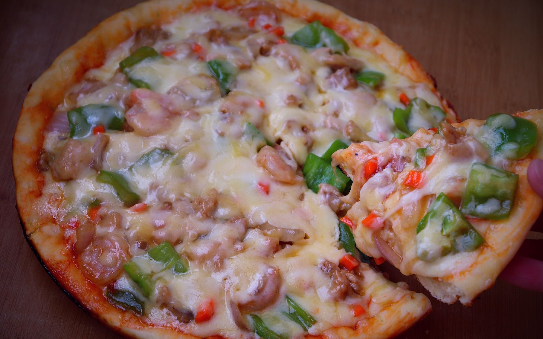 平底锅披萨:特色做法,5分钟出锅,超级懒人,比买的还好吃!