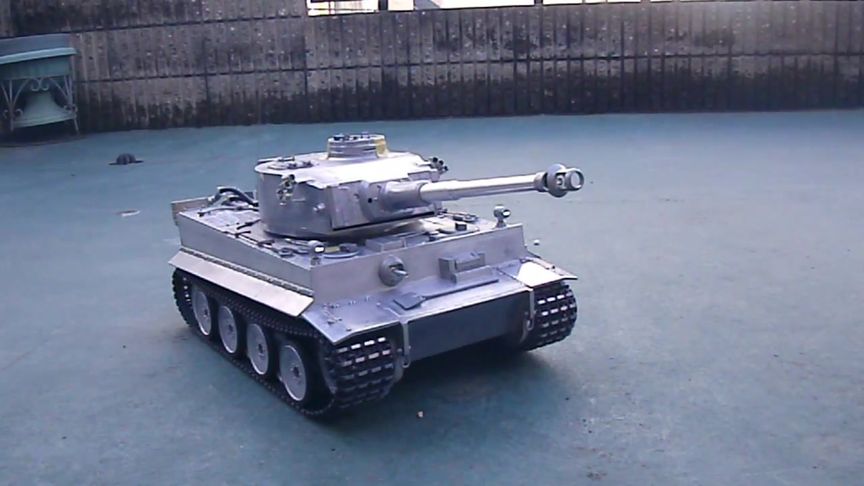 国产的虎式坦克模型,看样子,细节不比日本的差!