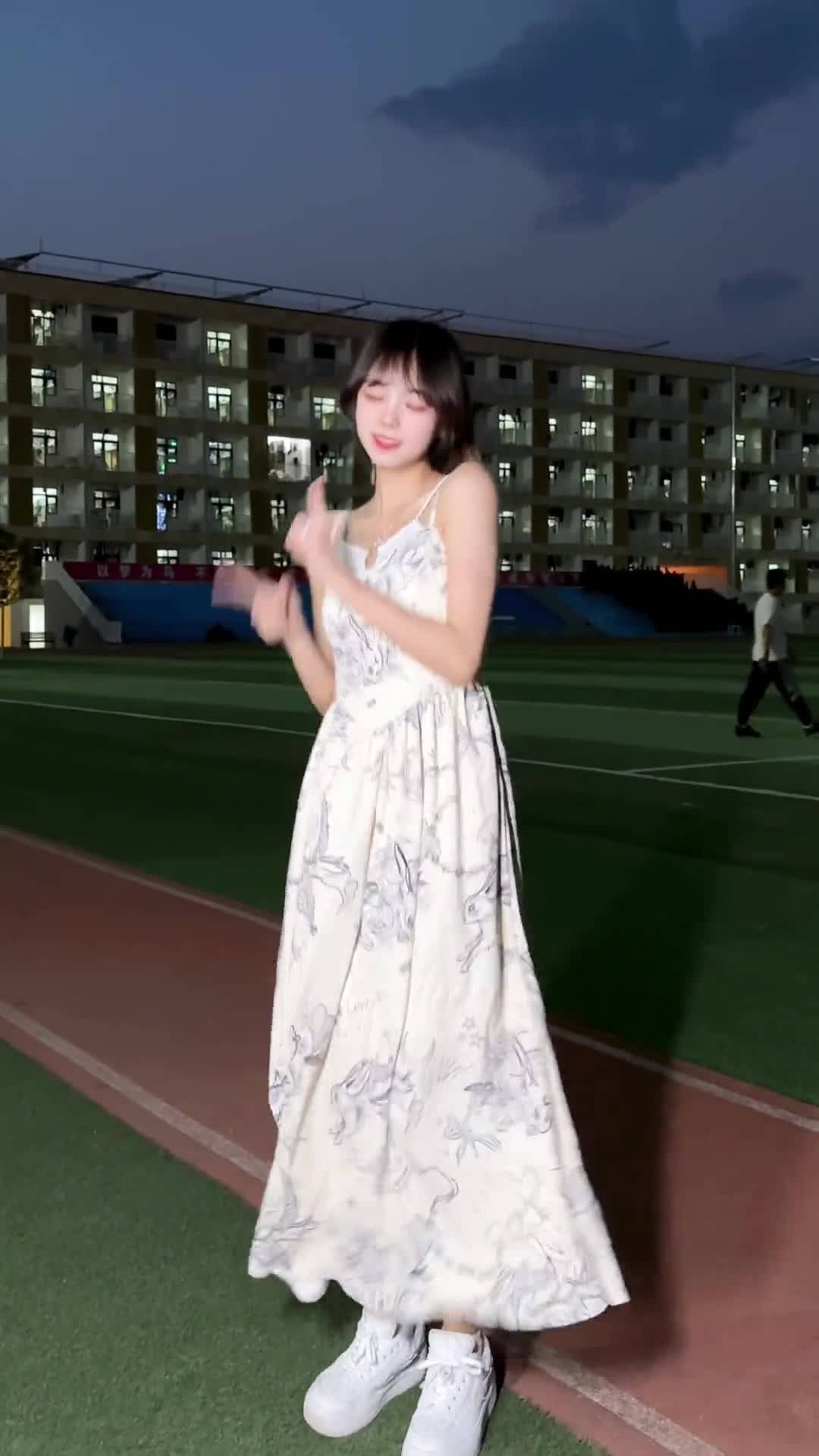 可爱的校园舞蹈~#扭一扭