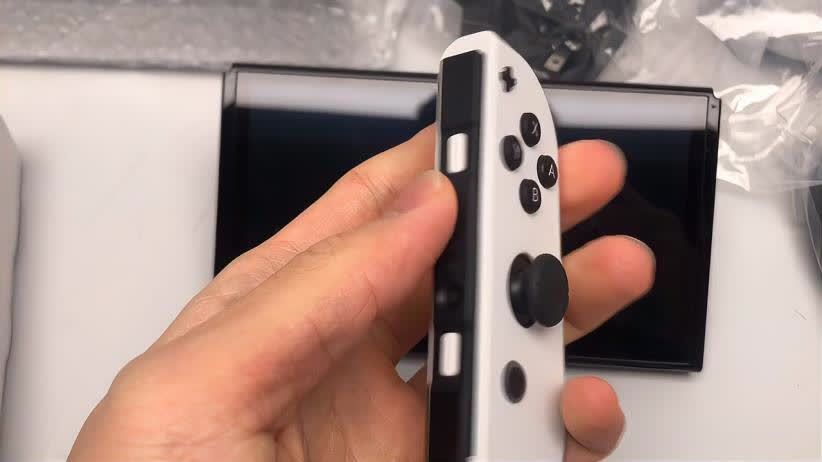 OLED Switch对比老大哥有哪些升级,低亮有频闪?