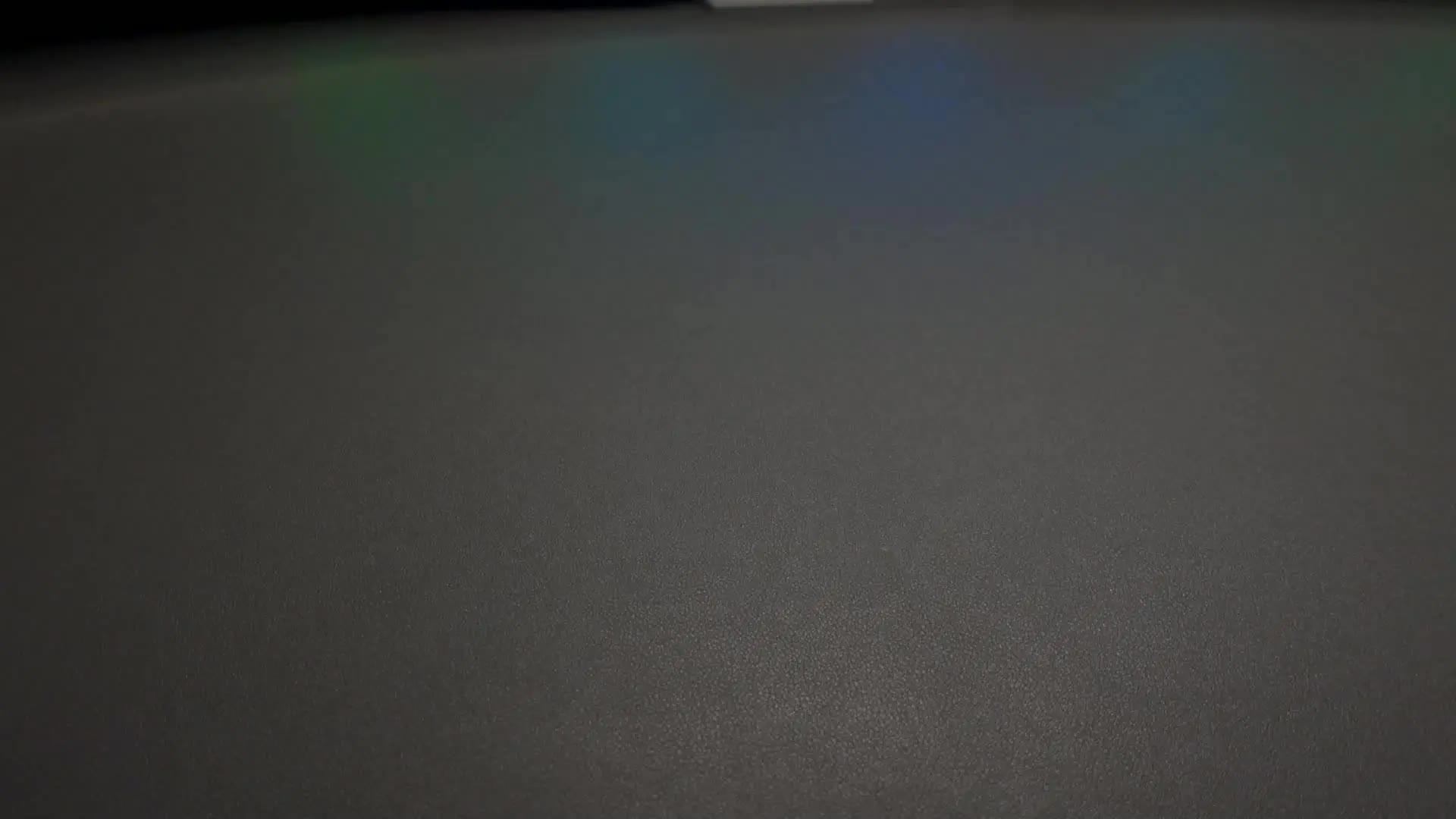 让鼠标摆脱线的第一步就是可以无线充电