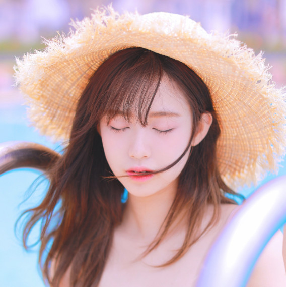 设计师阿离吖 