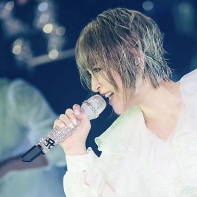 滨崎步的水钻麦克风 