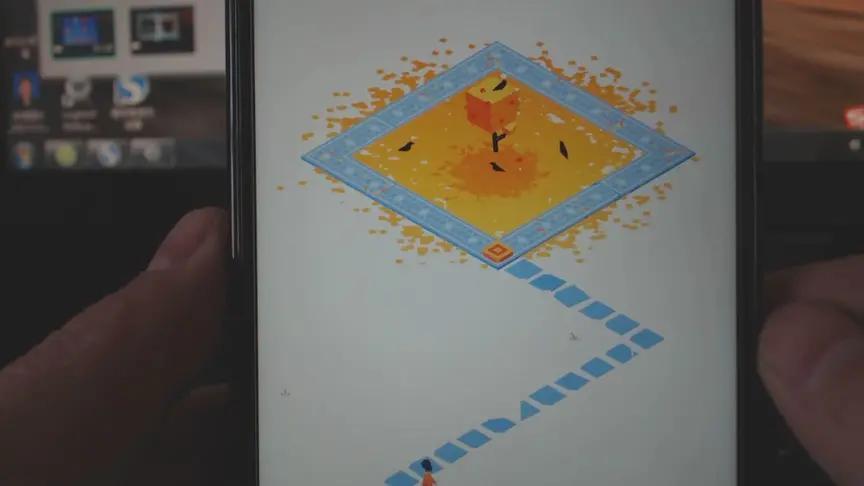 微信又一个好玩的小游戏,比起跳一跳难度加大,很多人都过不了关